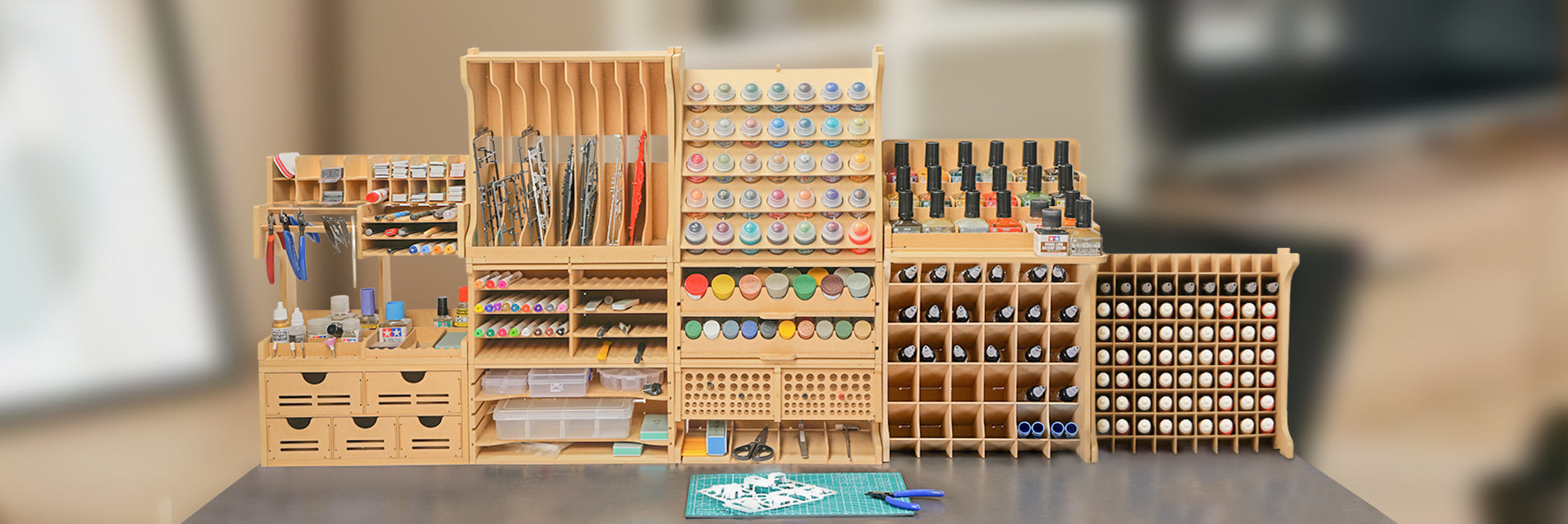 Your good helper for building plastic models. – Bucasso